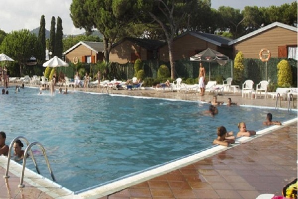 Camping Bon Repòs en Santa Susanna - Vayacamping