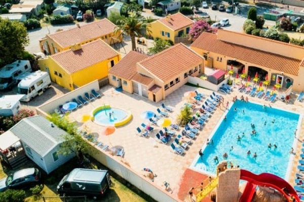 Camping Le Roussillon en Saint Cyprien - Vayacamping - Le Rousillon
