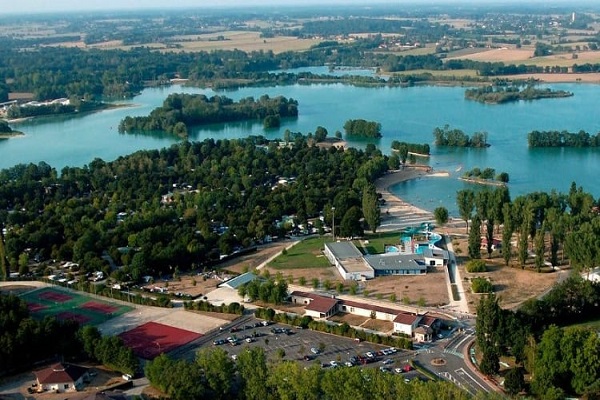 Camping La Plaine Tonique - Montrevel en Bresse - Vayacamping